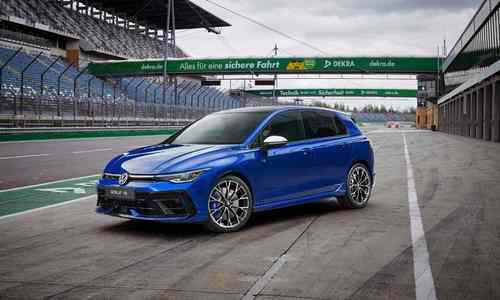 Refreshed VW Golf R Revealed with More Power